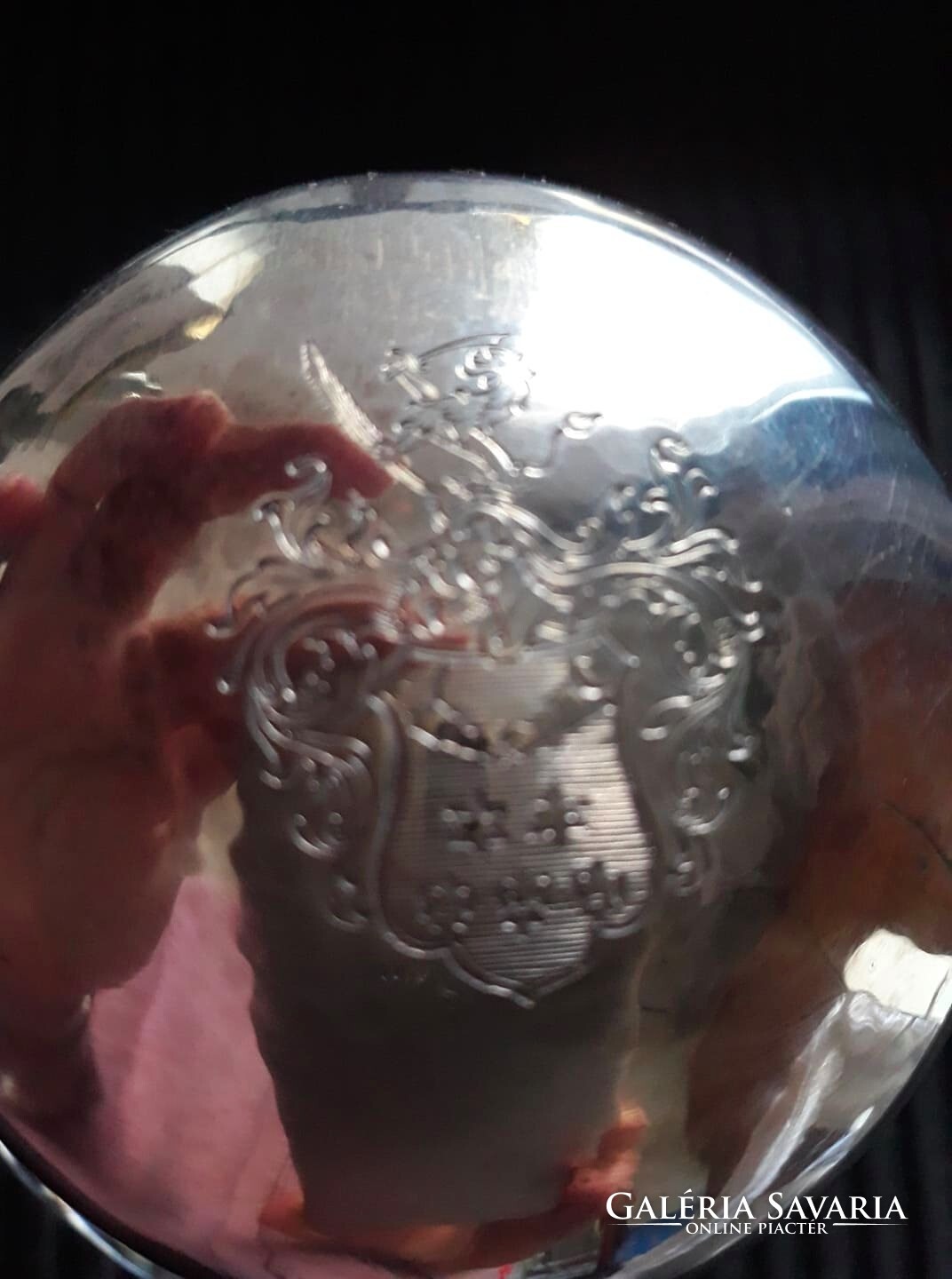 Antik, vastag falú kristály, ital palack, angol nemesi címeres, gyemánt ...