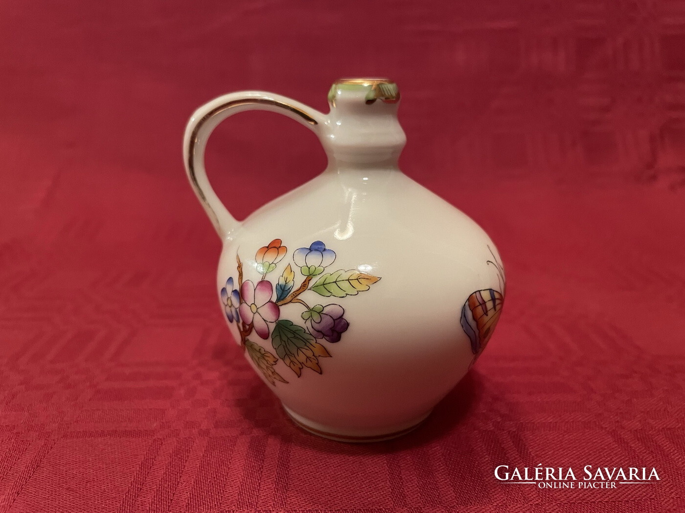 Pitcher with ears with Victorian pattern - Porcelains | Galeria Savaria ...