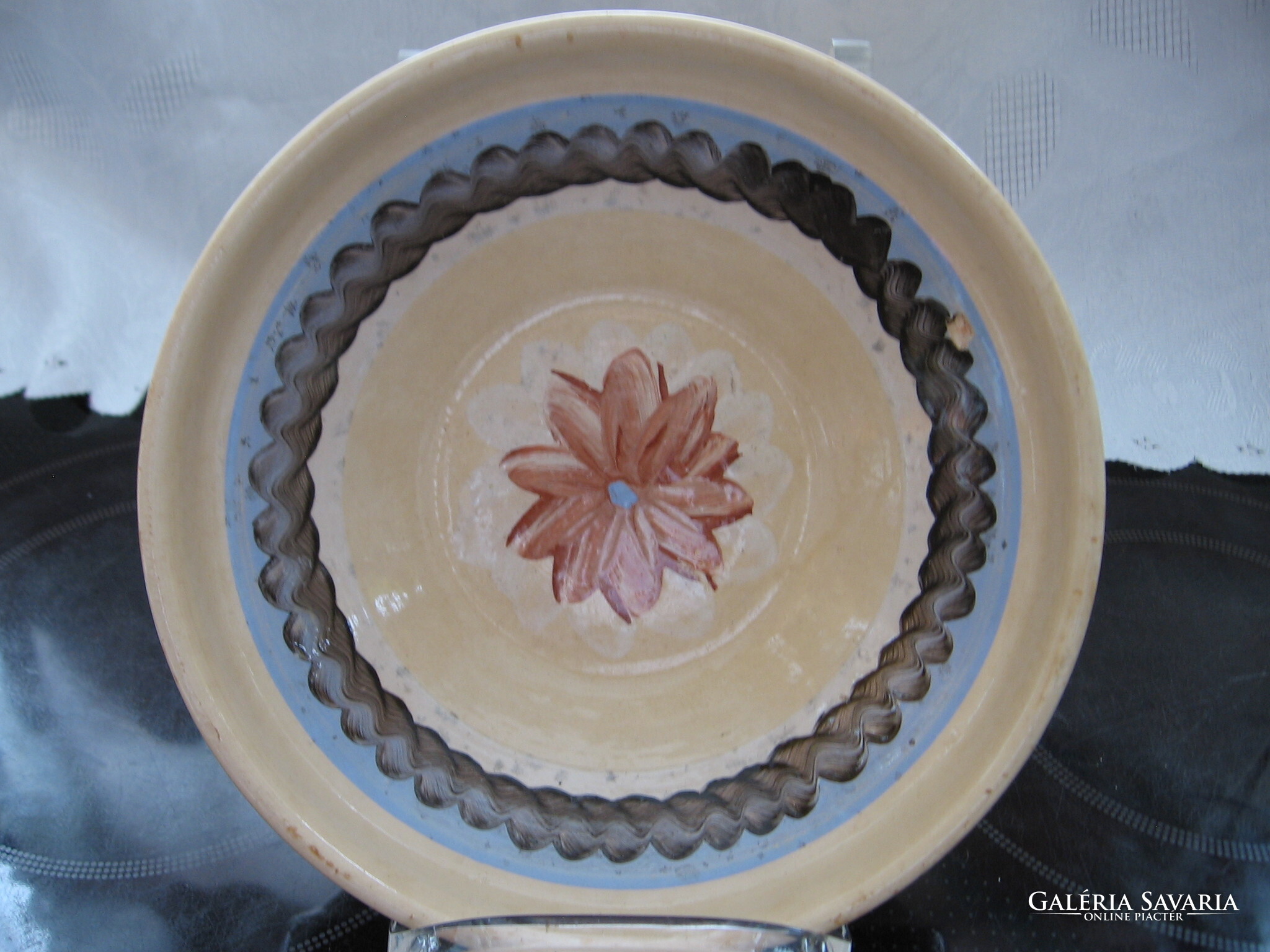 Antik mázas cserép pogácsás tál - Kerámia | Galéria Savaria online ...