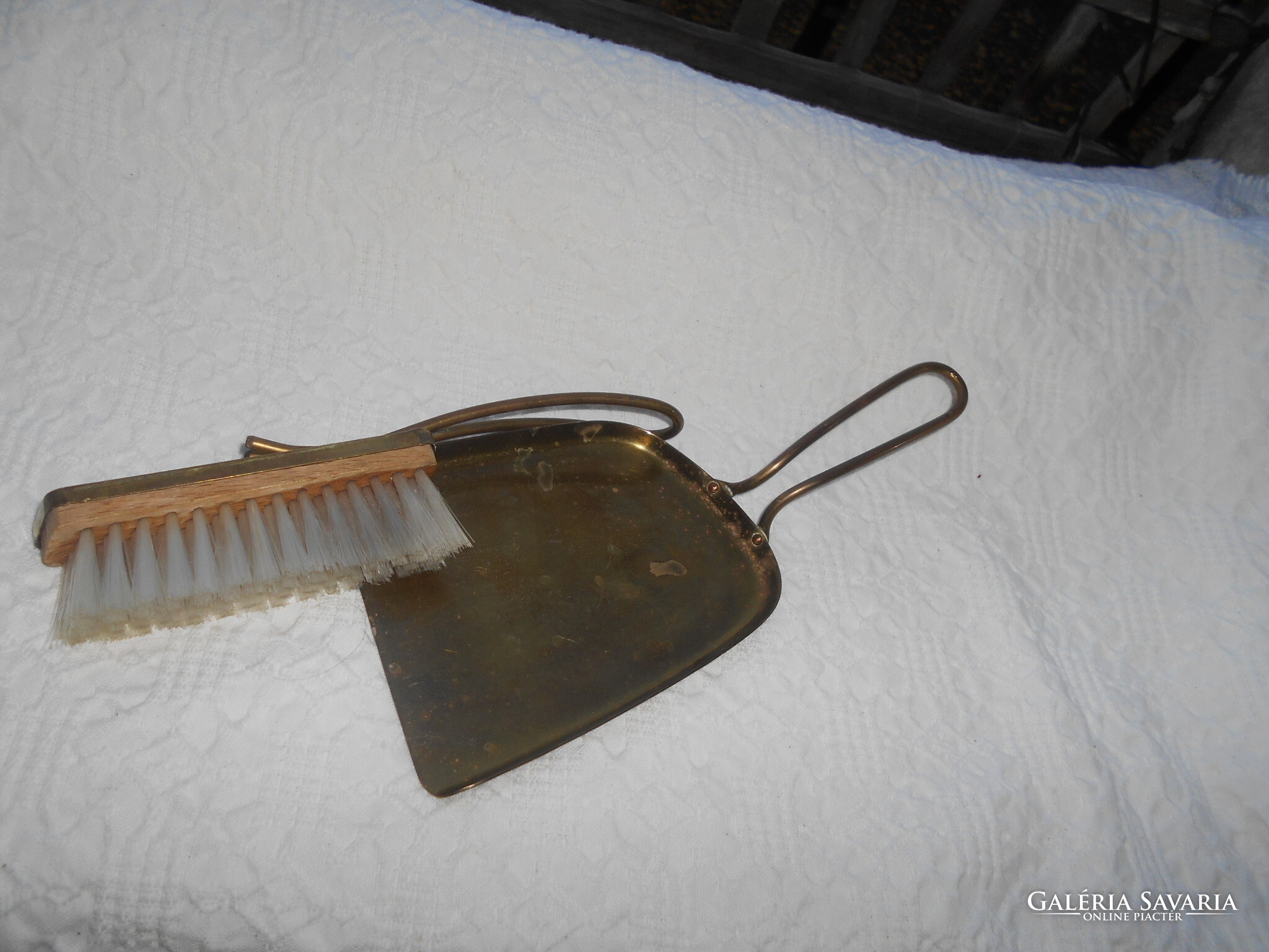 Copper crumb shovel and crumb broom - Metalware | Galeria Savaria ...