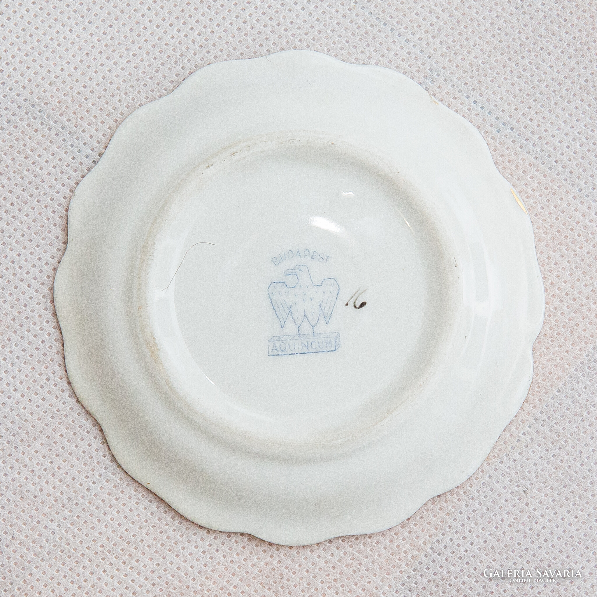 Soproni emlék Aquincum porcelán kistál - Porcelán | Galéria Savaria ...