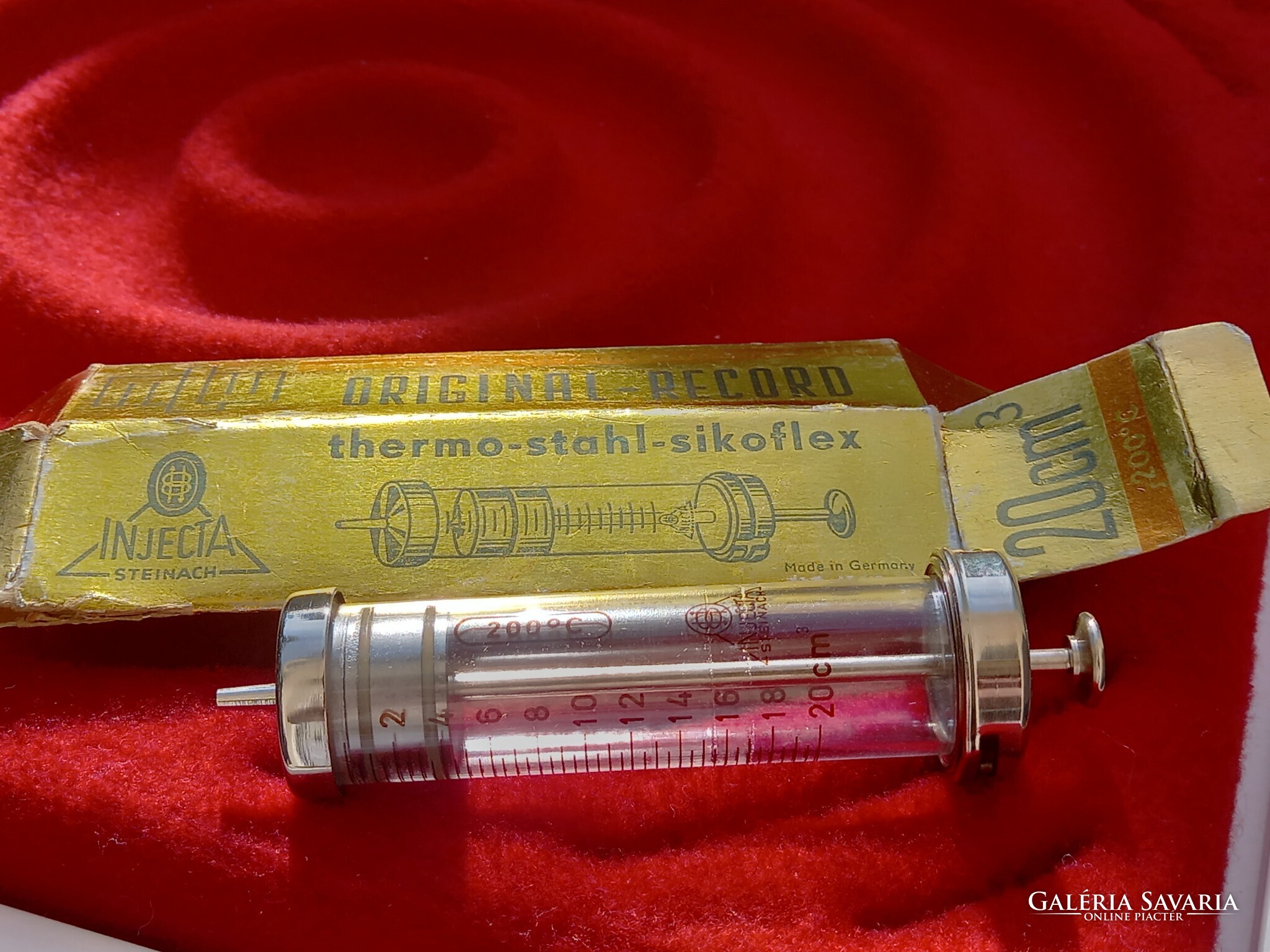 Vintage/retro orvosi eszköz: injekció/ Orvosi rendelő dekoráció ...