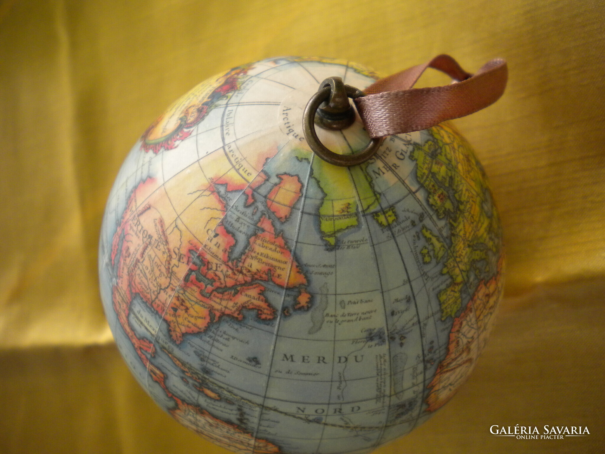 Földgömb modell a reneszánsz korából felakasztható díszdobozban ...