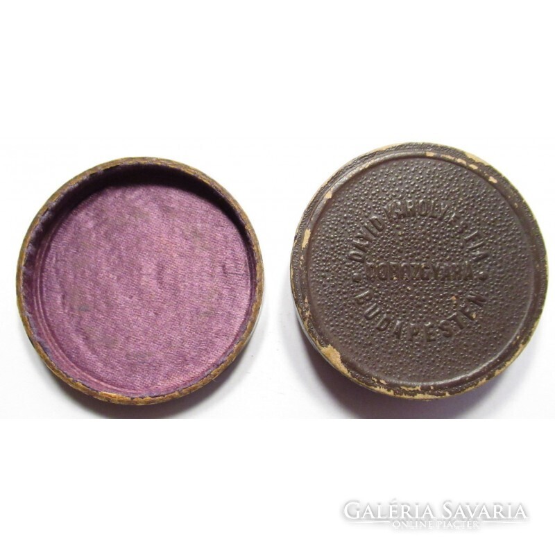 Magyarország,1 korona 1896 - Milleniumi díszdobozban - Barna (domború) ezüst 5g 835 ...