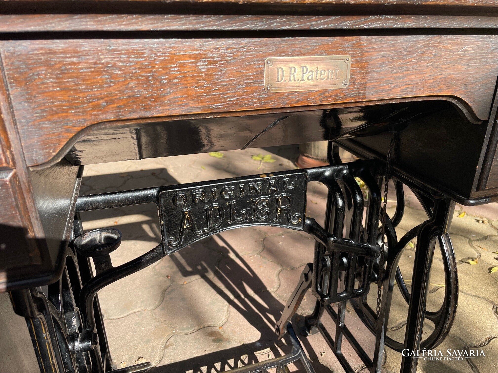 Régi varrógép asztal, íróasztal, laptop asztal lerakó antik vasöntvény ...