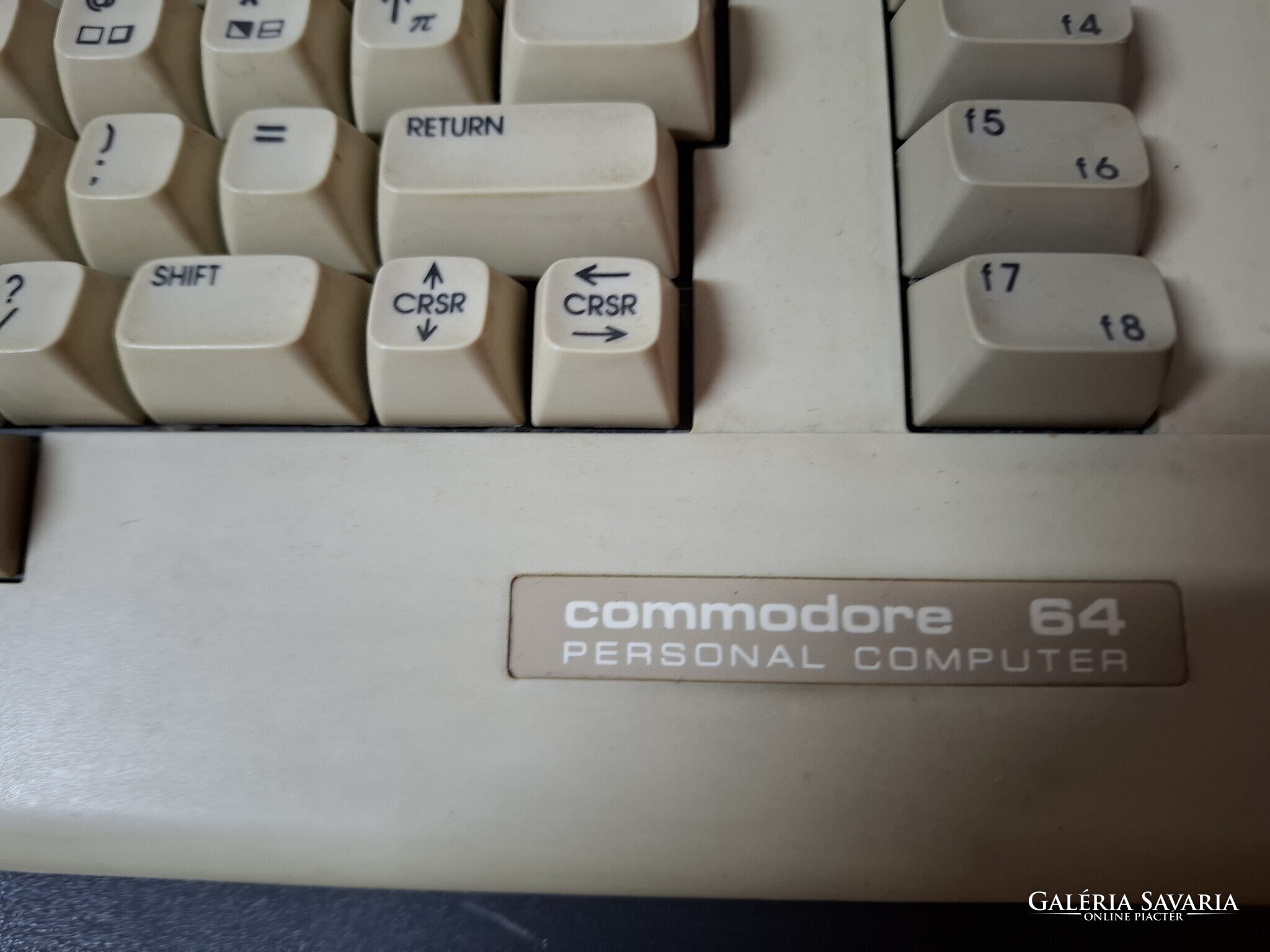 Commodore 64 retro PC floppy meghajtóval - Műszaki régiség | Galéria ...