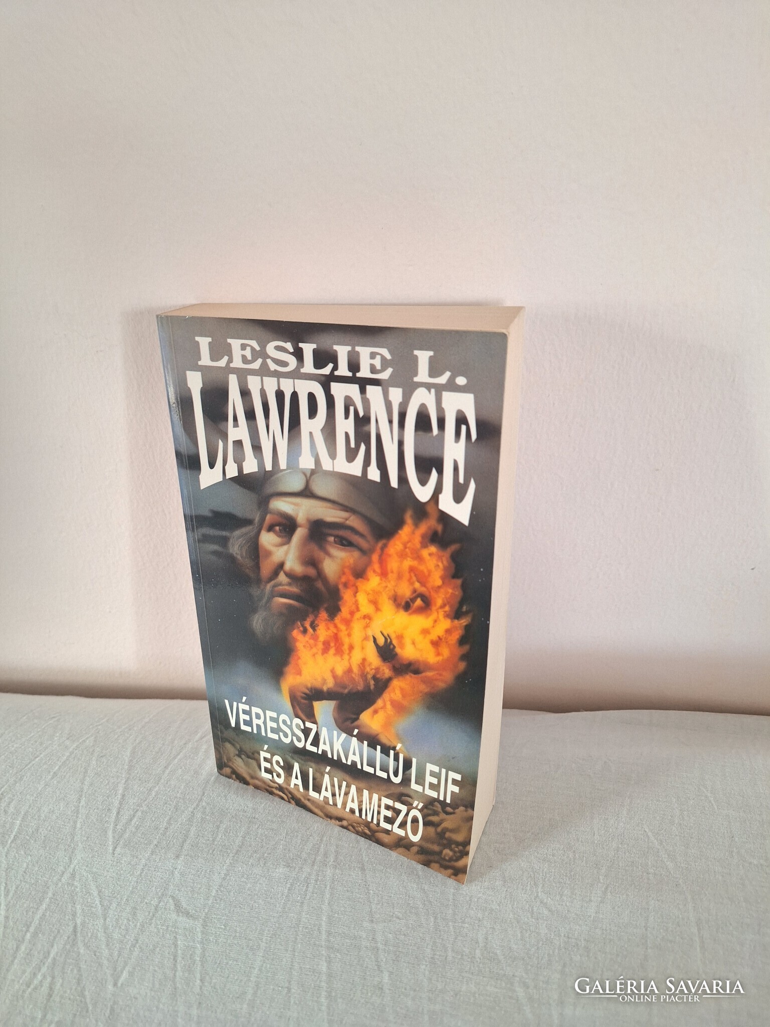 Leslie L Lawrence : A véresszakállú Leif és a lávamező ö - Könyv ...