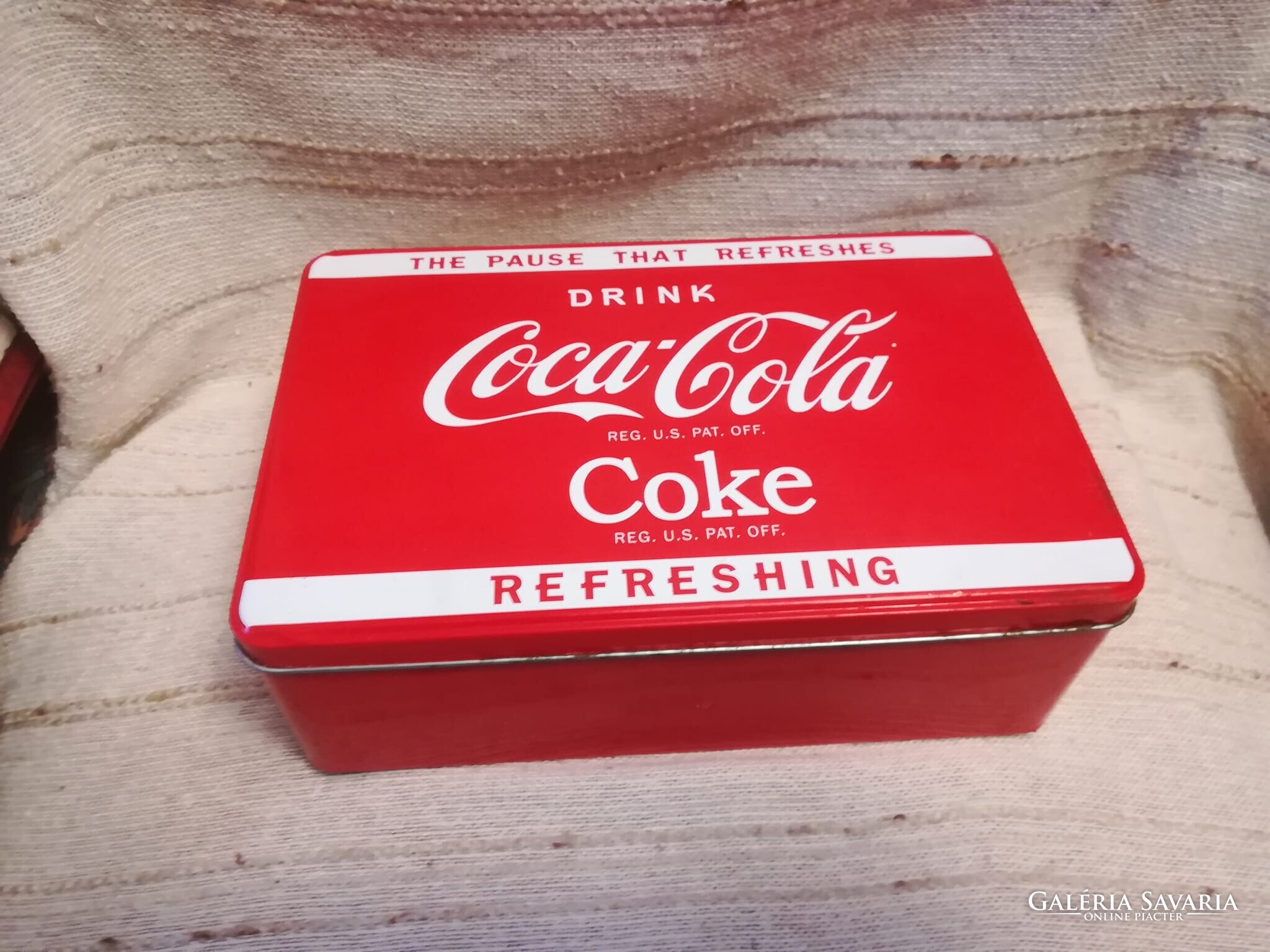 Fém doboz, coca-cola reklám felírattal - Gyűjtemény | Galéria Savaria ...