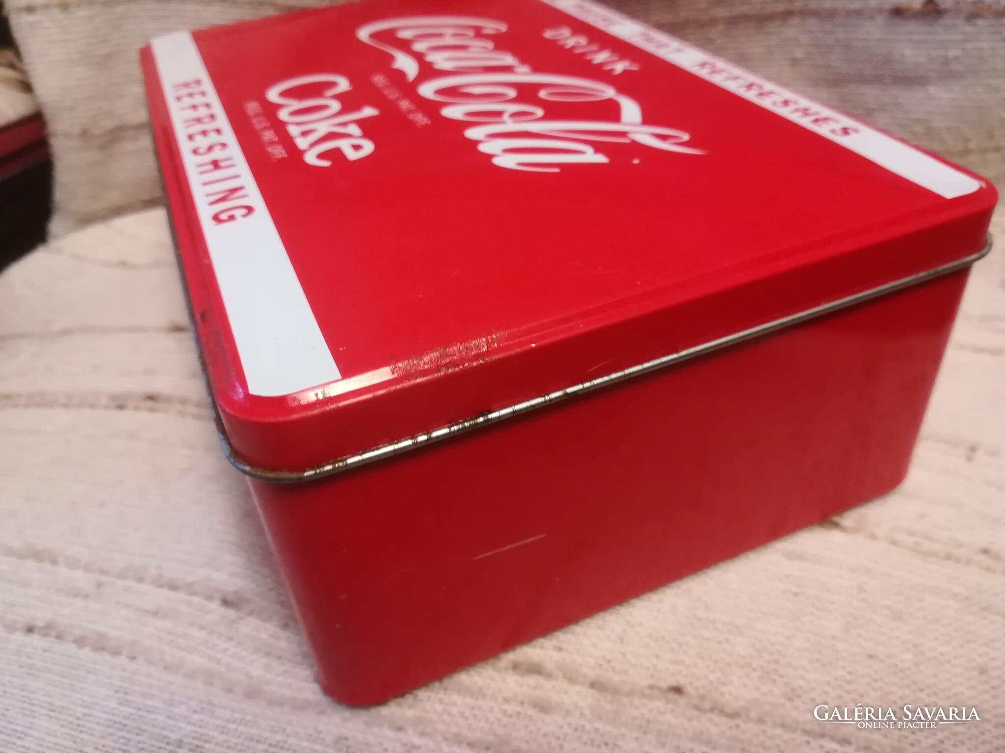 Fém doboz, coca-cola reklám felírattal - Gyűjtemény | Galéria Savaria ...
