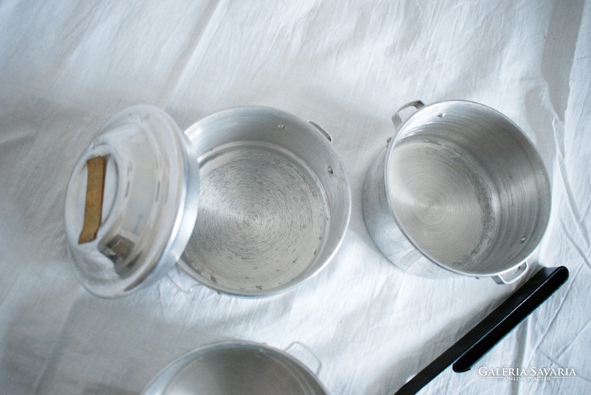 Aluminium ételhordó , acél fogantyűval , három edényes 80-as évek ...