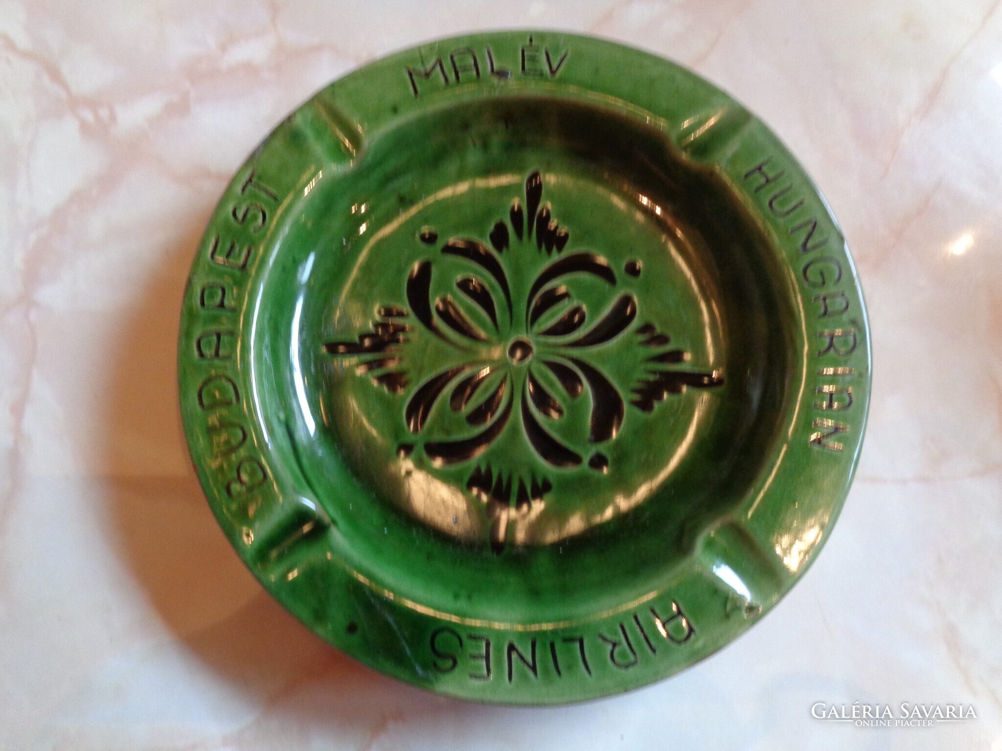 MALÉV REPÜLŐS KERÁMIA HAMUTARTÓ - HAMUTÁL - Üveg | Galéria Savaria ...