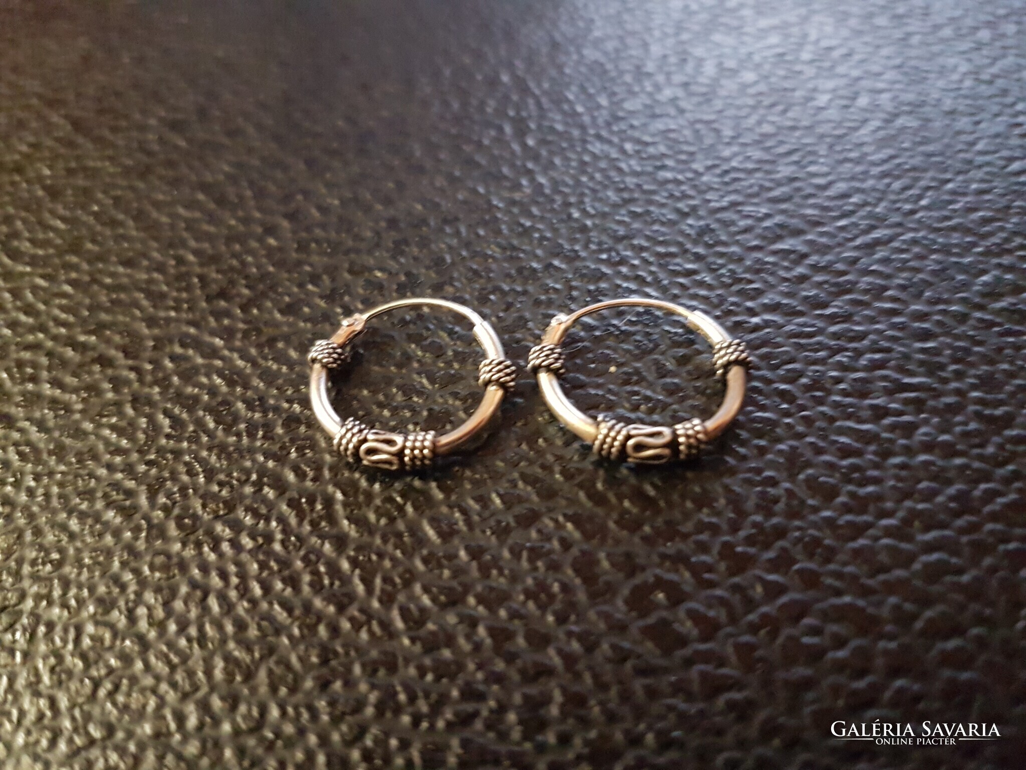 Szép megmunkálásu- jelzett ezüst ag, elegáns fülbevalópár - csavart ...