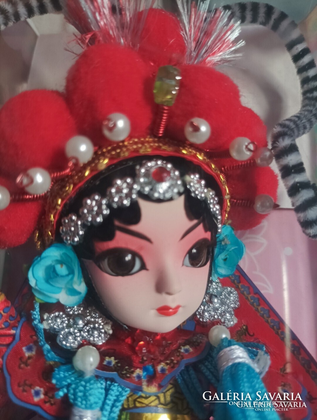 Kínai baba eredeti dobozában Handcrafted Mu Guiying / Lady General Mu ...