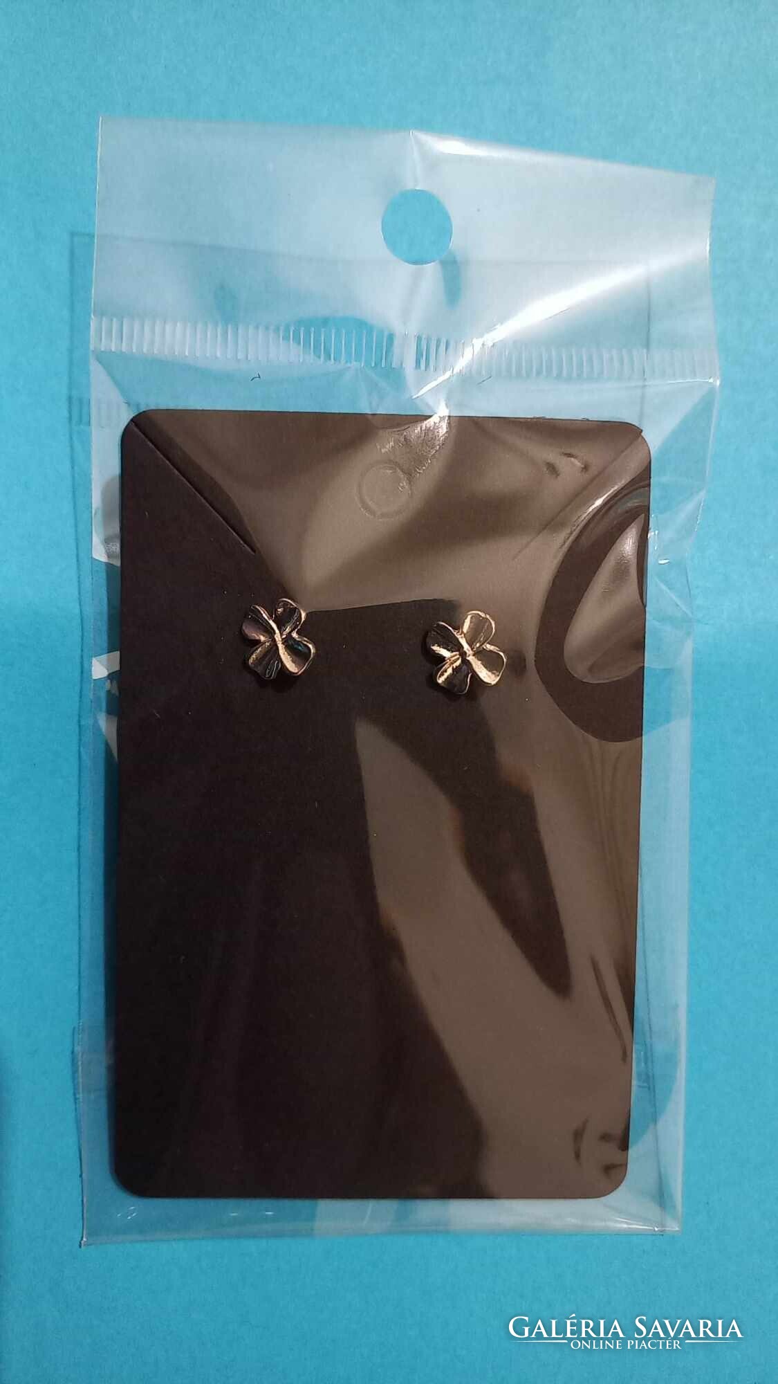 Négylevelű Lóhere Fülbevalló 316L Orvosi Nemesfém Ezüst Színű ...