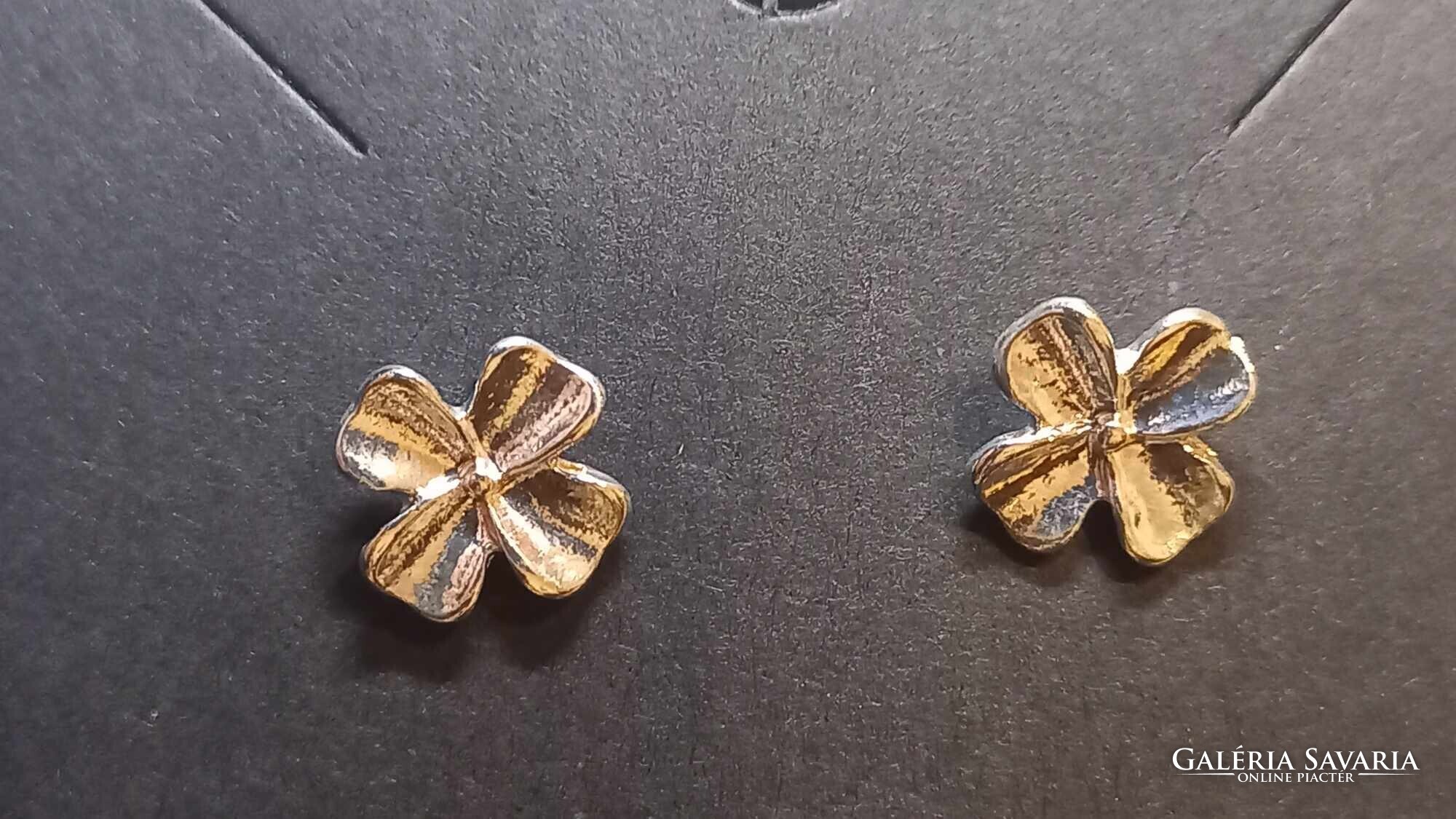 Négylevelű Lóhere Fülbevalló 316L Orvosi Nemesfém Ezüst Színű ...