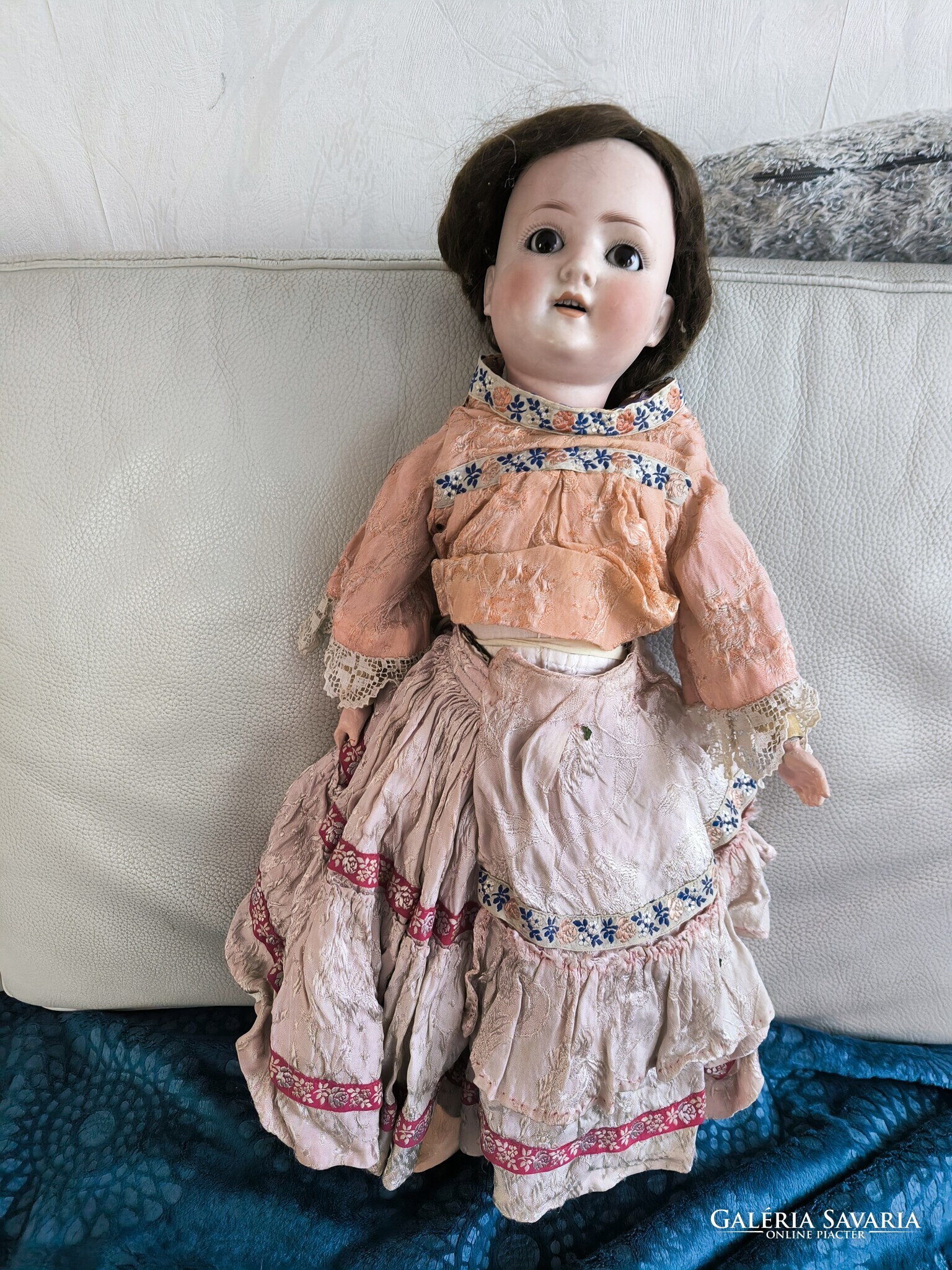 Antik jelzett porcelán biszkvit fejű baba kedves arcú. S&H Germany ...