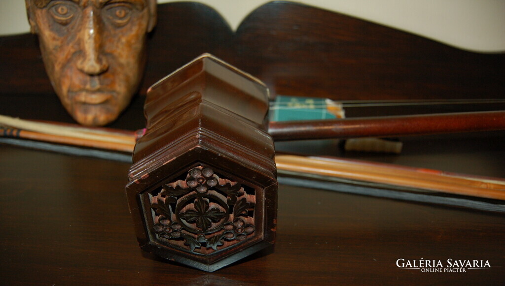 Erhu Kínai hagyományos hangszer, kiegészítőkkel és tokkal - Zene ...