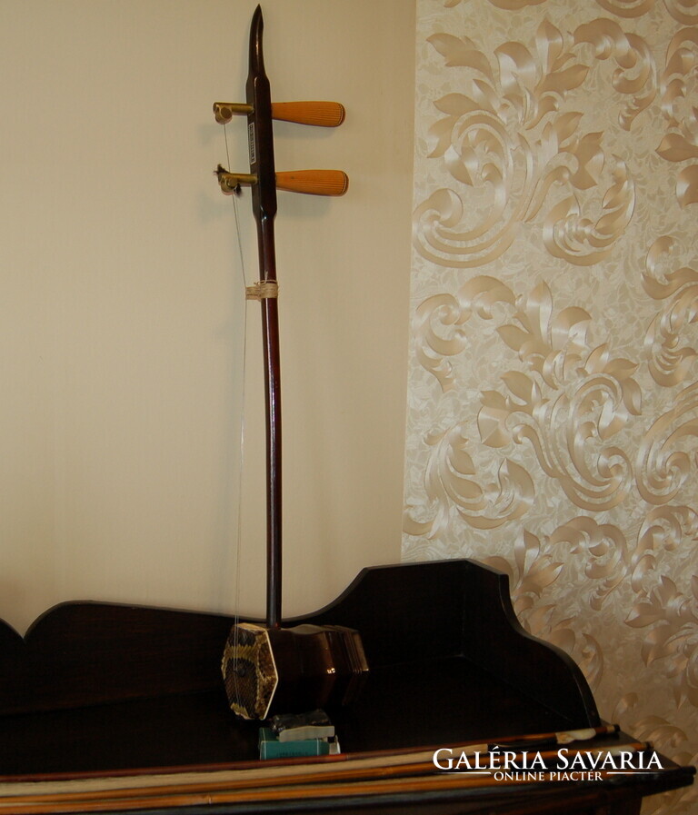 Erhu Kínai hagyományos hangszer, kiegészítőkkel és tokkal - Zene ...