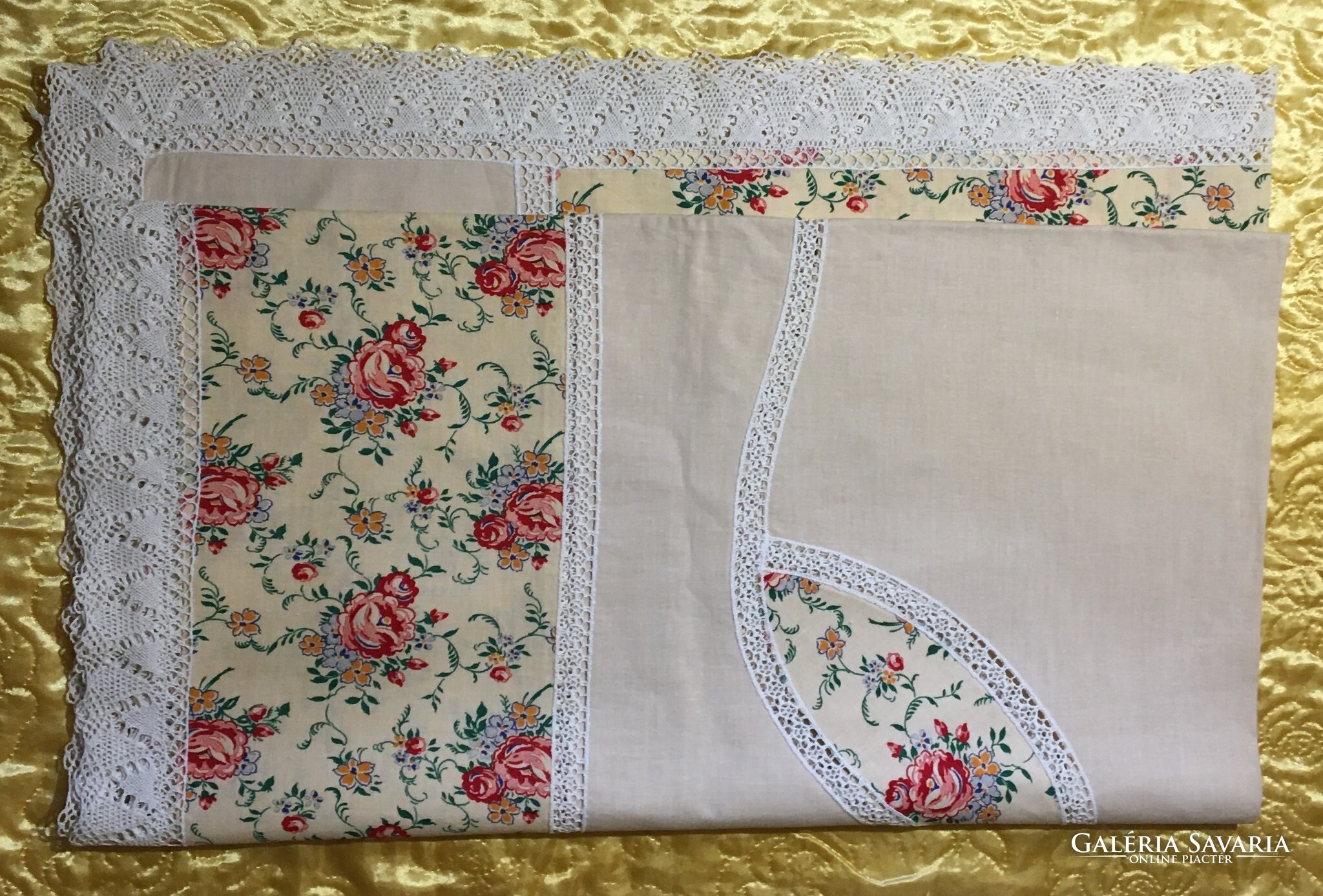 Szép horgolt csipkés kézimunka rózsás pamut vászon nagy terítő ...