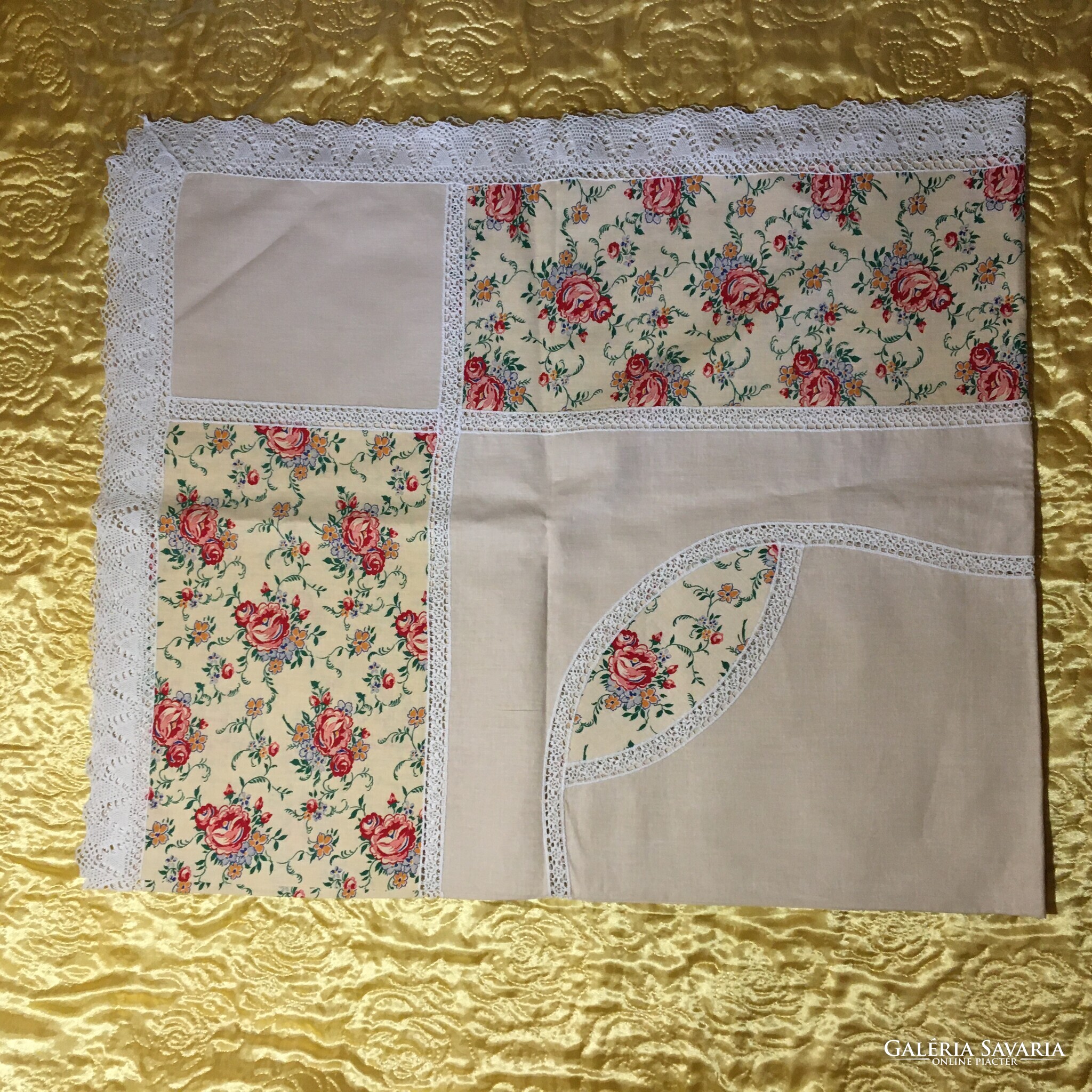 Szép horgolt csipkés kézimunka rózsás pamut vászon nagy terítő ...