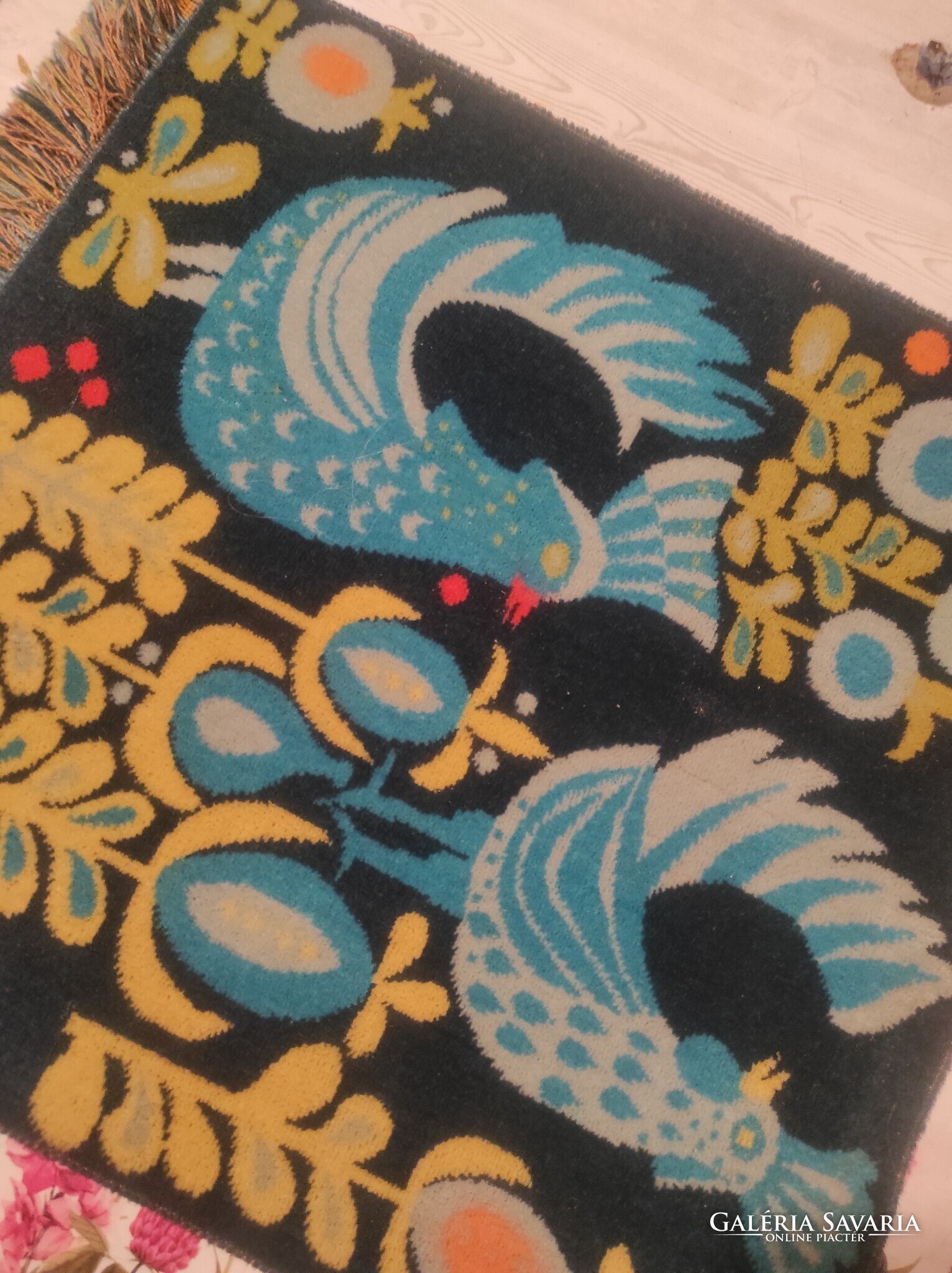 Vintage Gyapjú Faliszőnyeg – Egyedi Madaras, Virágos Motívumokkal ...