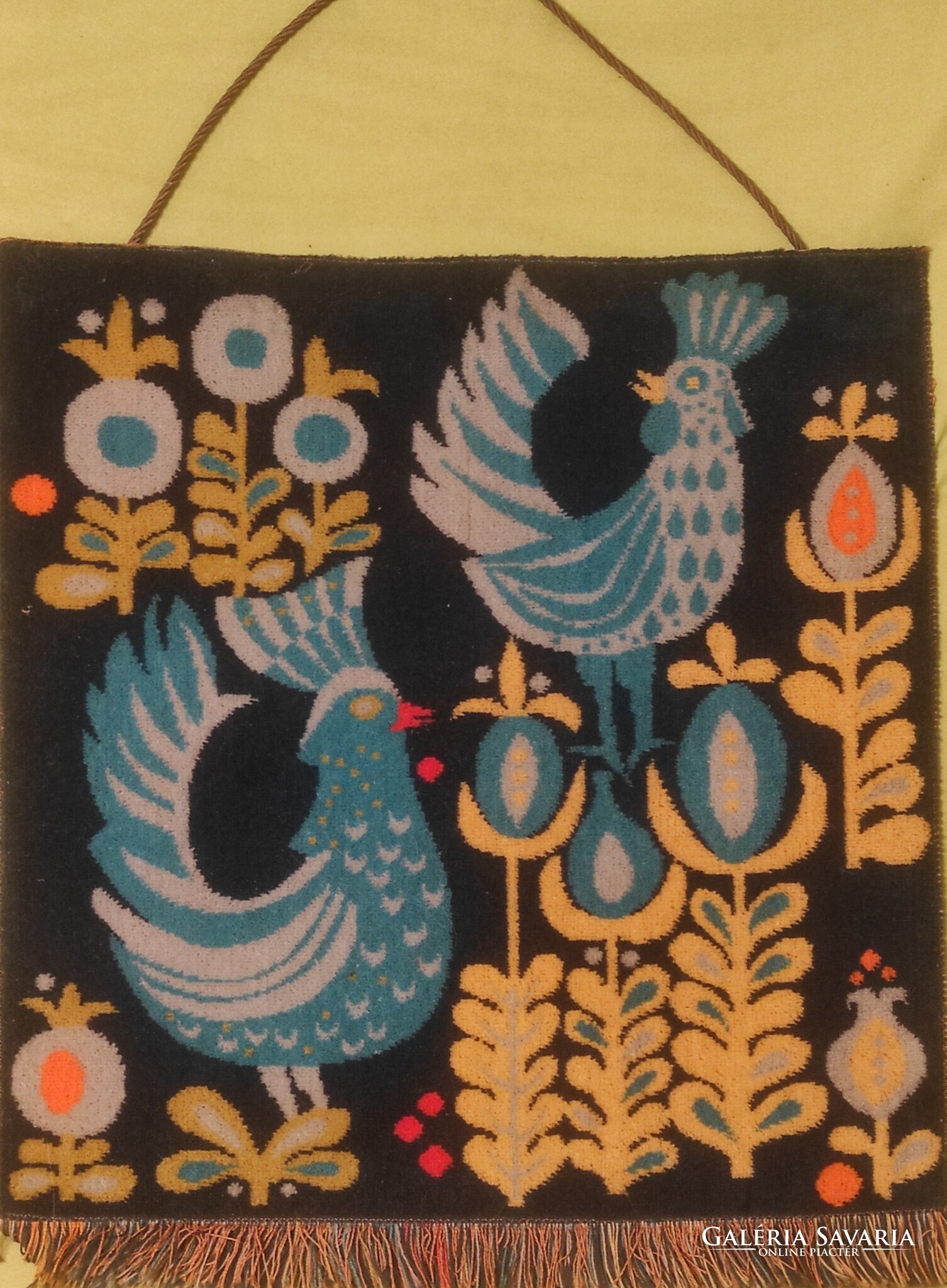 Vintage Gyapjú Faliszőnyeg – Egyedi Madaras, Virágos Motívumokkal ...