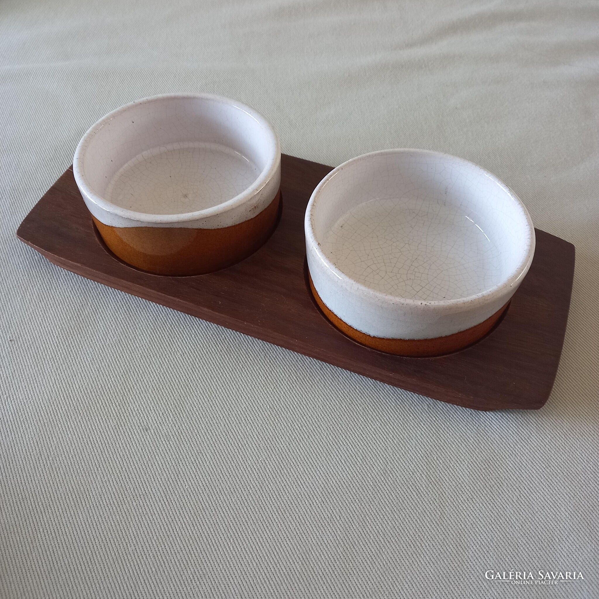 Két kerámia tál, egy fa alátéttel, ~ 11 x 26 cm - Kerámia | Galéria ...