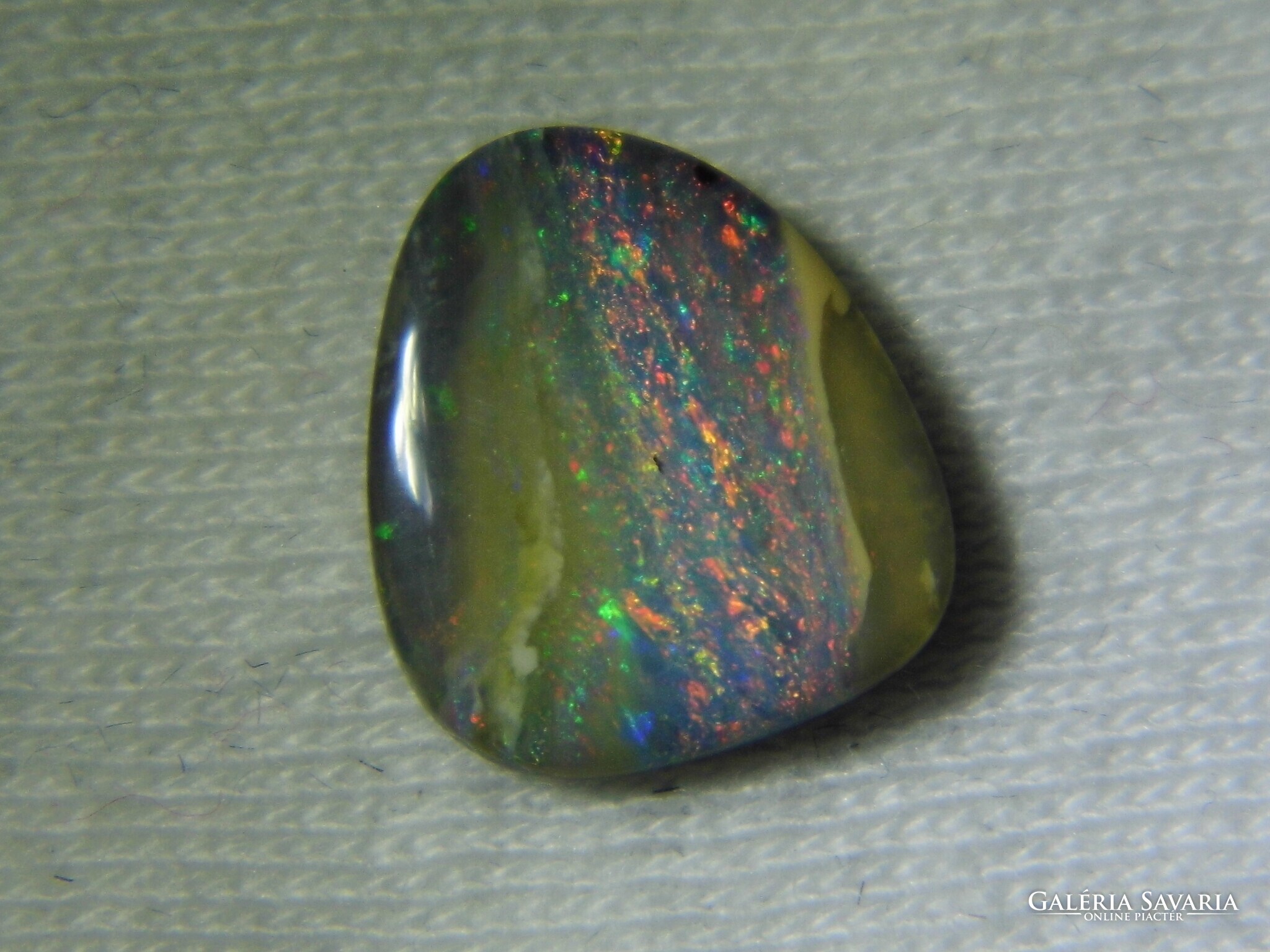 Eredeti Ausztrál Boulder Opál drágakő - Gyűjtemény | Galéria Savaria ...