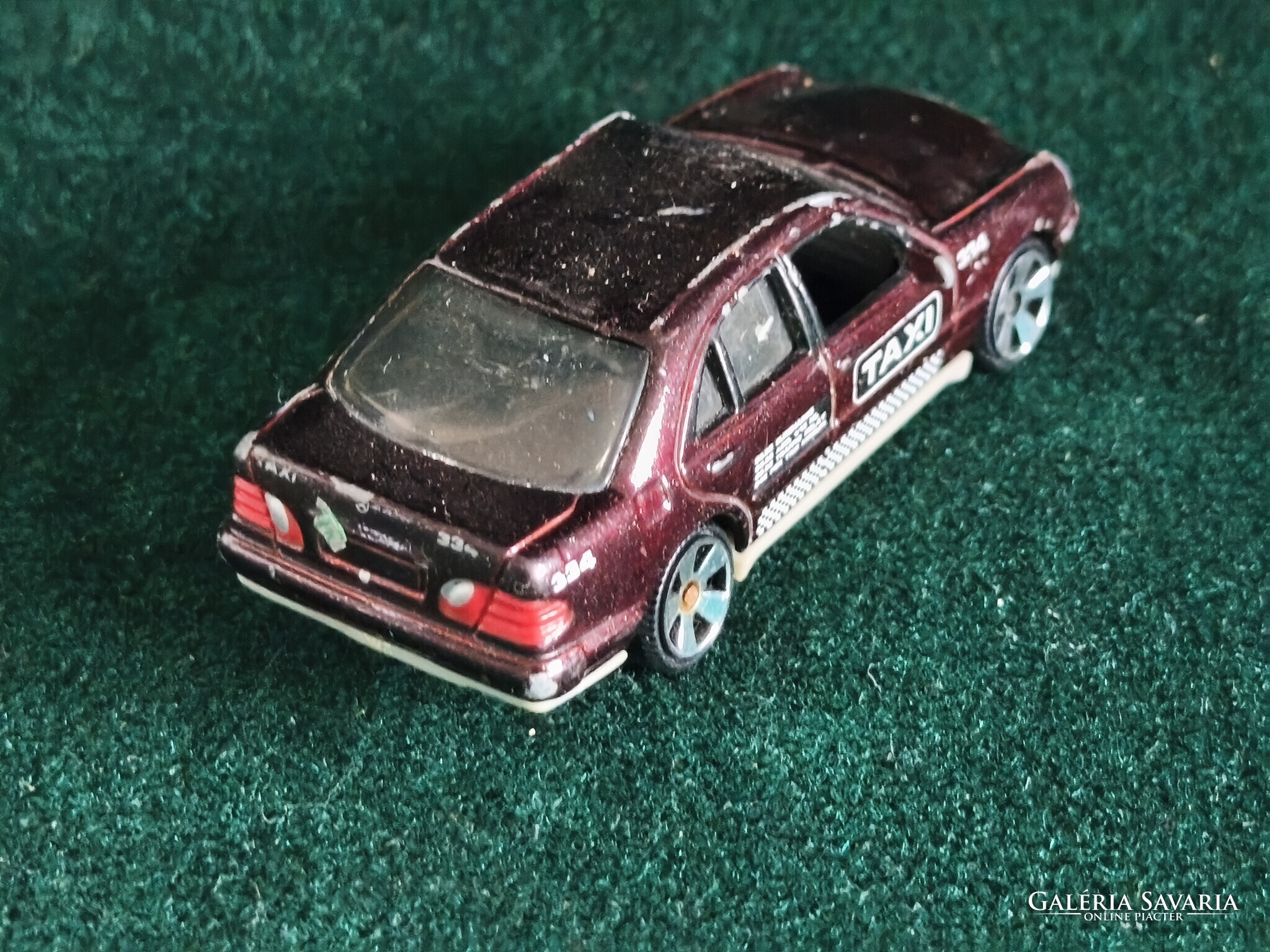 Matchbox Mercedes E-Class (W210) "Pápaszemes" Taxi – 1997 – Bordó ...