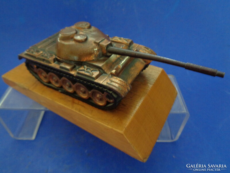 Eladó Tank | Galéria Savaria online piactér - Vásároljon vagy hirdessen ...